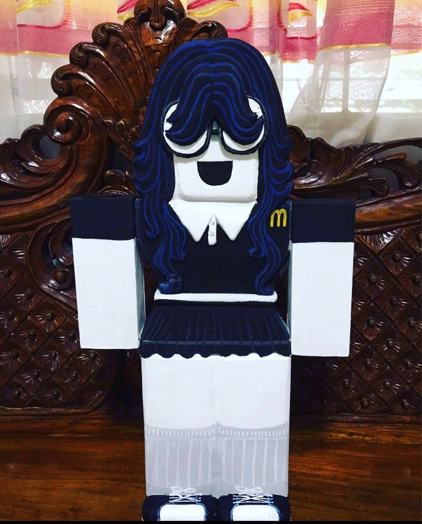 Roblox Girl Table Standee- Happy Birthday Banner, Hobbies & Toys ...