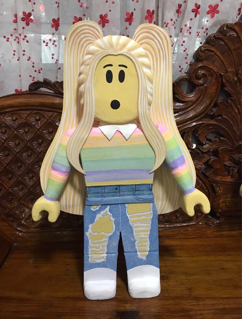Roblox Girl Table Standee- Happy Birthday Banner, Hobbies & Toys ...