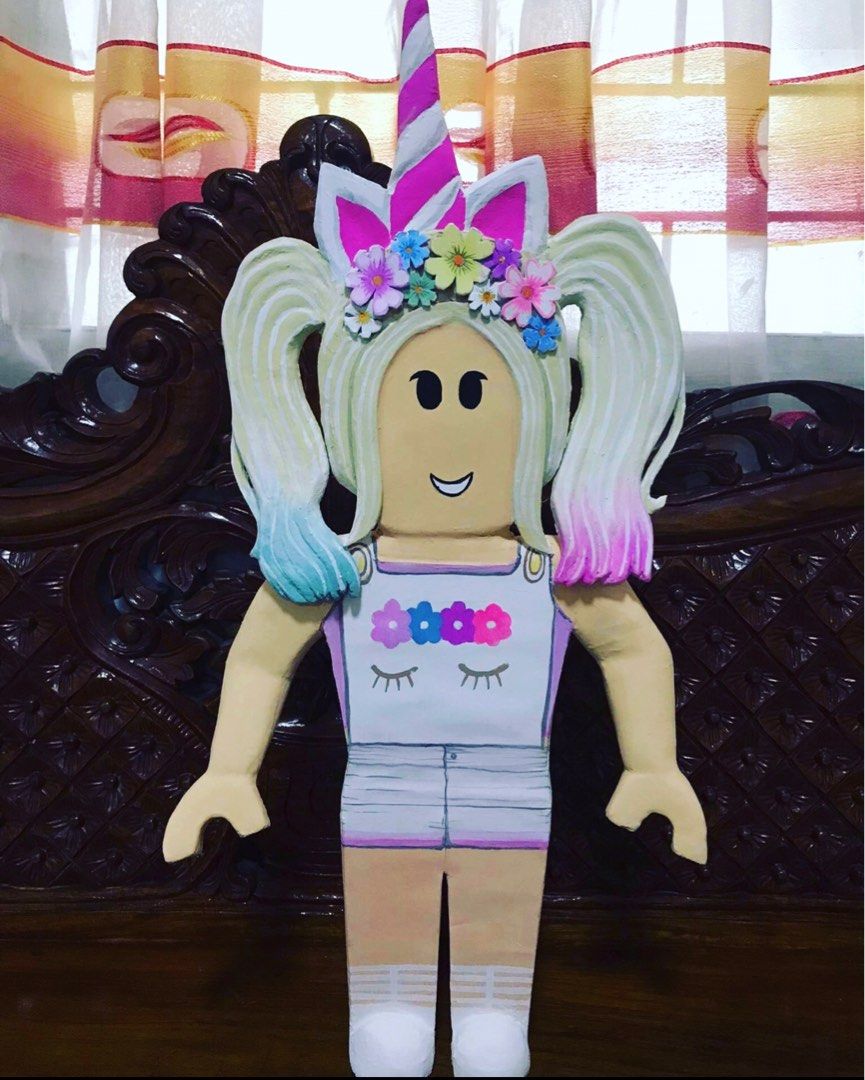 Roblox Girl Table Standee- Happy Birthday Banner, Hobbies & Toys ...