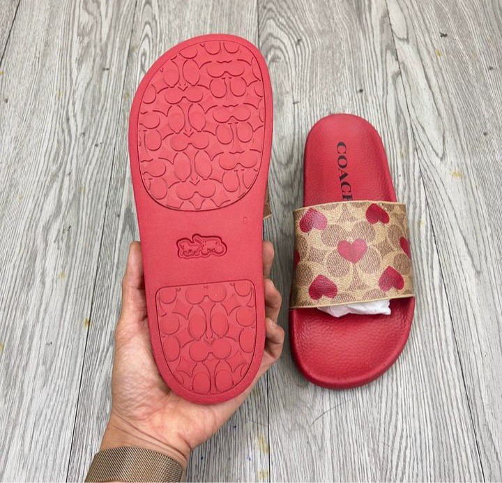 US6 ON HAND COACH SLIDES 625, Women's Fashion, Footwear, Slippers and ...