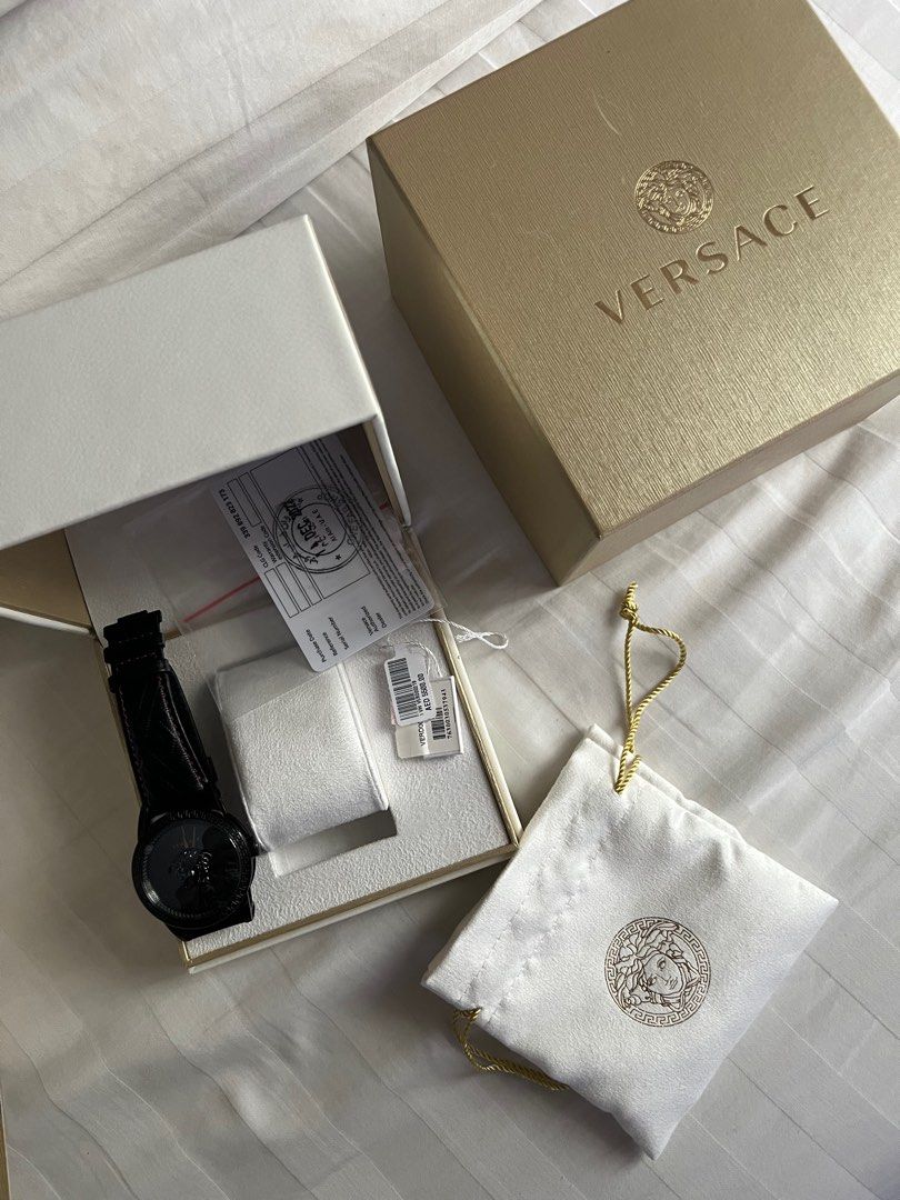 Versace watch, Men's Fashion, Watches & Accessories, Watches on Carousell