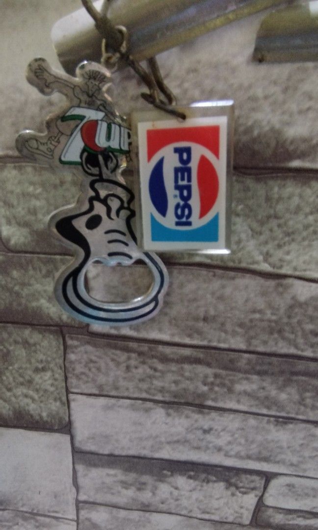 Vintage key chain Pepsi & 7up, Hobbies & Toys, Memorabilia ...