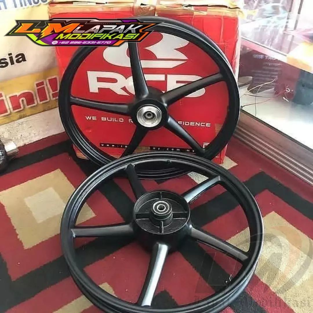 Vleg, Motor di Carousell