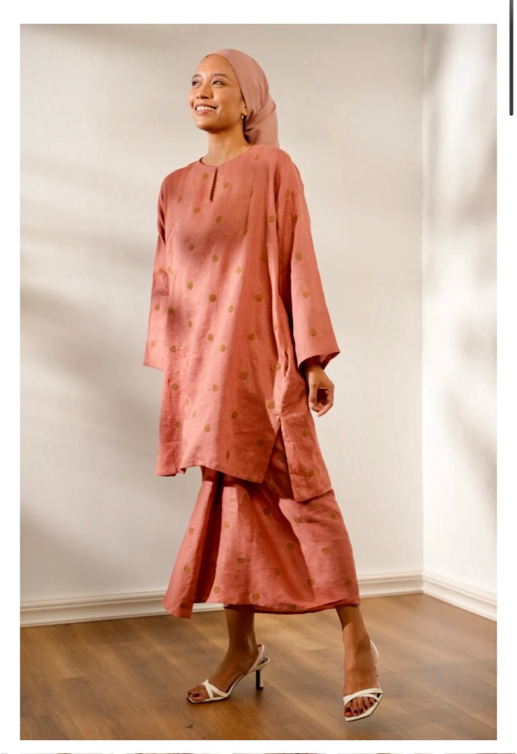 Whimsigirl Nona Linen Kurung Set in Kantan, Women's Fashion, Dresses ...