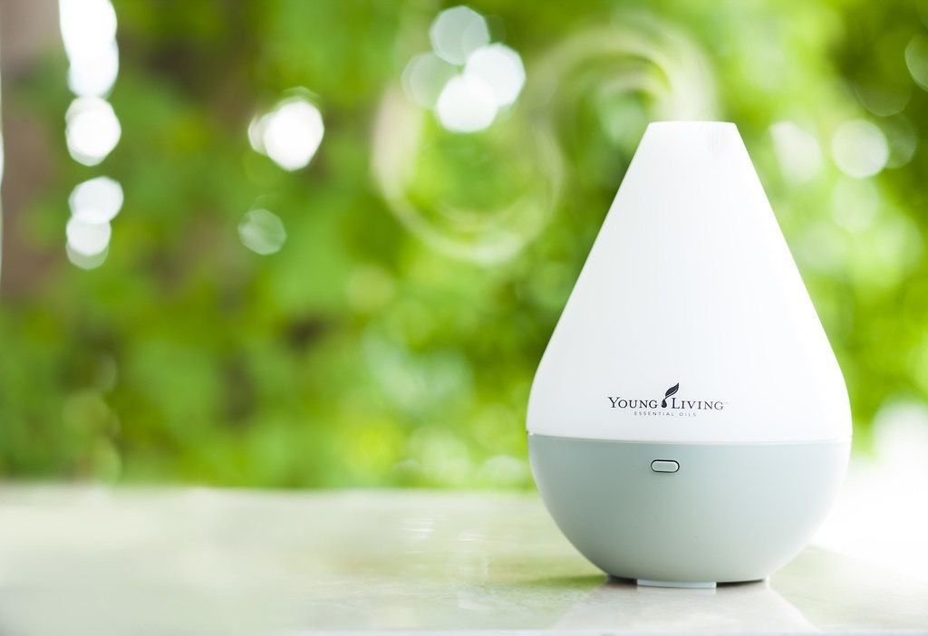 Young Living Dew Drop Diffuser (With additional FREE Essential Oil ...