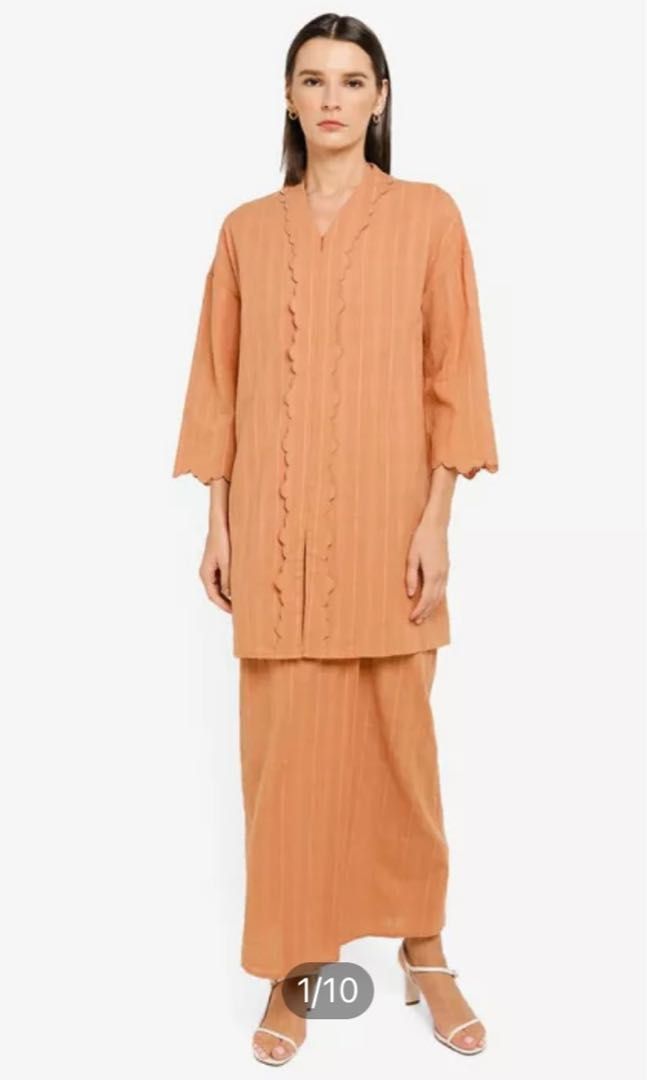 Zalia Basics embroidered baju kebaya, Women's Fashion, Muslimah Fashion ...