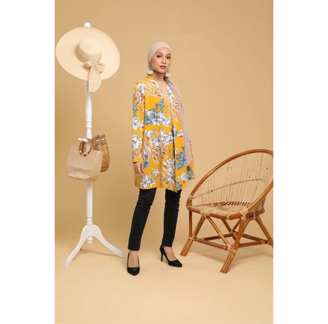 Zoe arissa korean cardigan, Women's Fashion, Tops, Longsleeves on Carousell