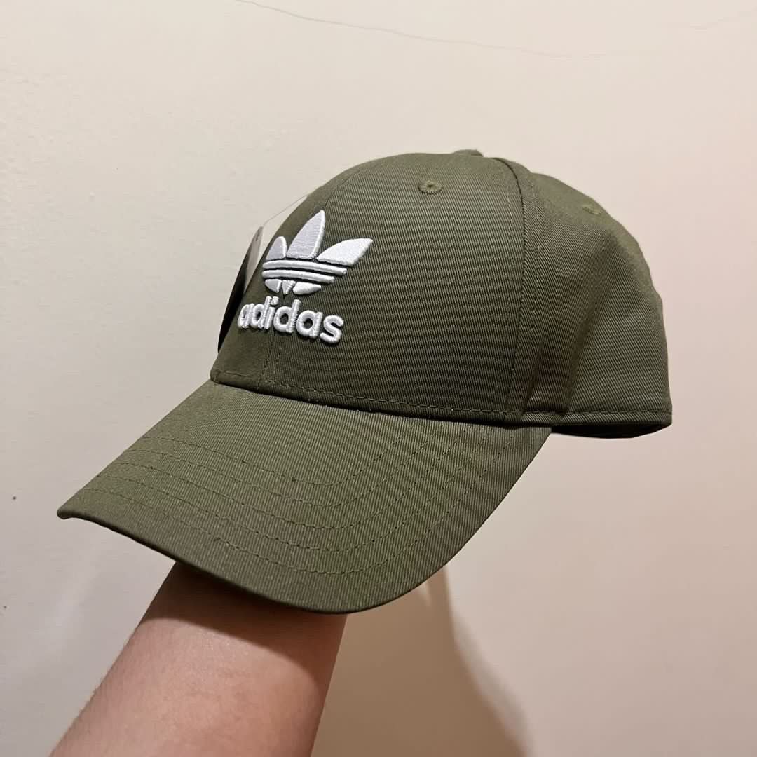Adidas CAP ijo army, Fesyen Pria, Aksesoris, Topi di Carousell