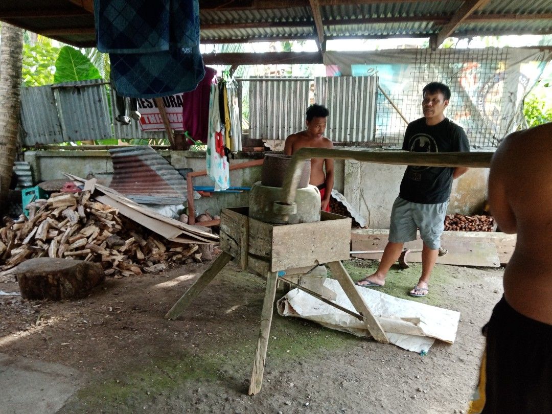 ANTIQUE GILINGAN NG MAIS, Hobbies & Toys, Memorabilia & Collectibles ...