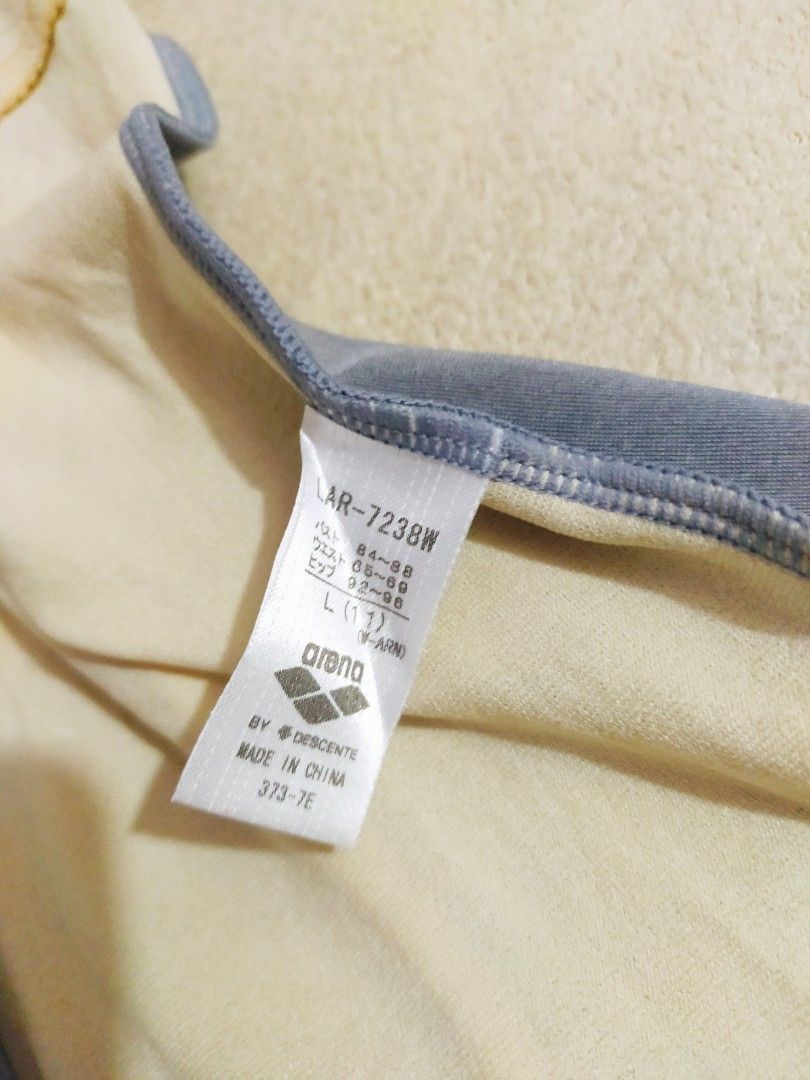 ARENA SANDO RASHGUARD SWIMSUIT, Women's Fashion, Swimwear, Bikinis ...