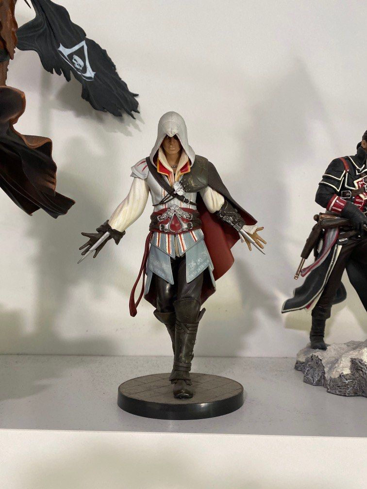 Assassins creed statue and figures, Hobbies & Toys, Memorabilia ...