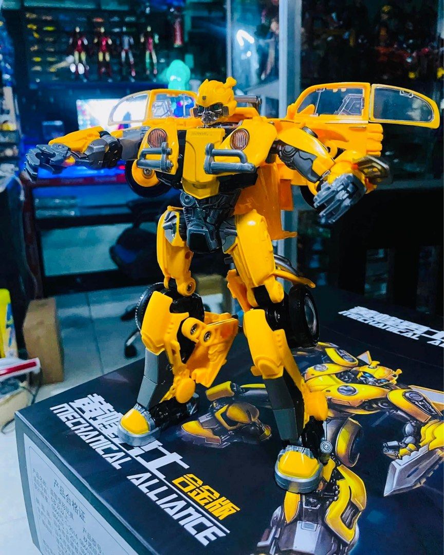 Bumble Bee And Optimus Prime Transformers Hobbies And Toys Toys And Games On Carousell