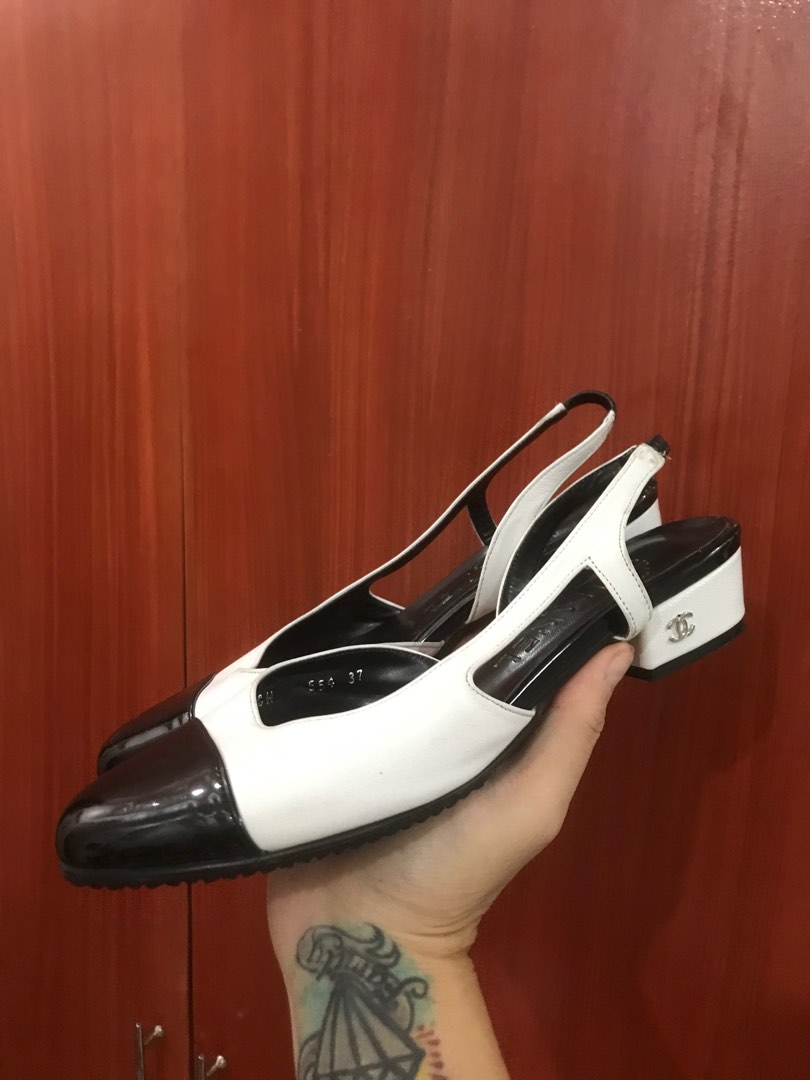 CHANEL CLOSED FLATS Women s Fashion Footwear Flats Sandals On CHANEL CLOSED FLATS Women s Fashion Footwear Flats Sandals On