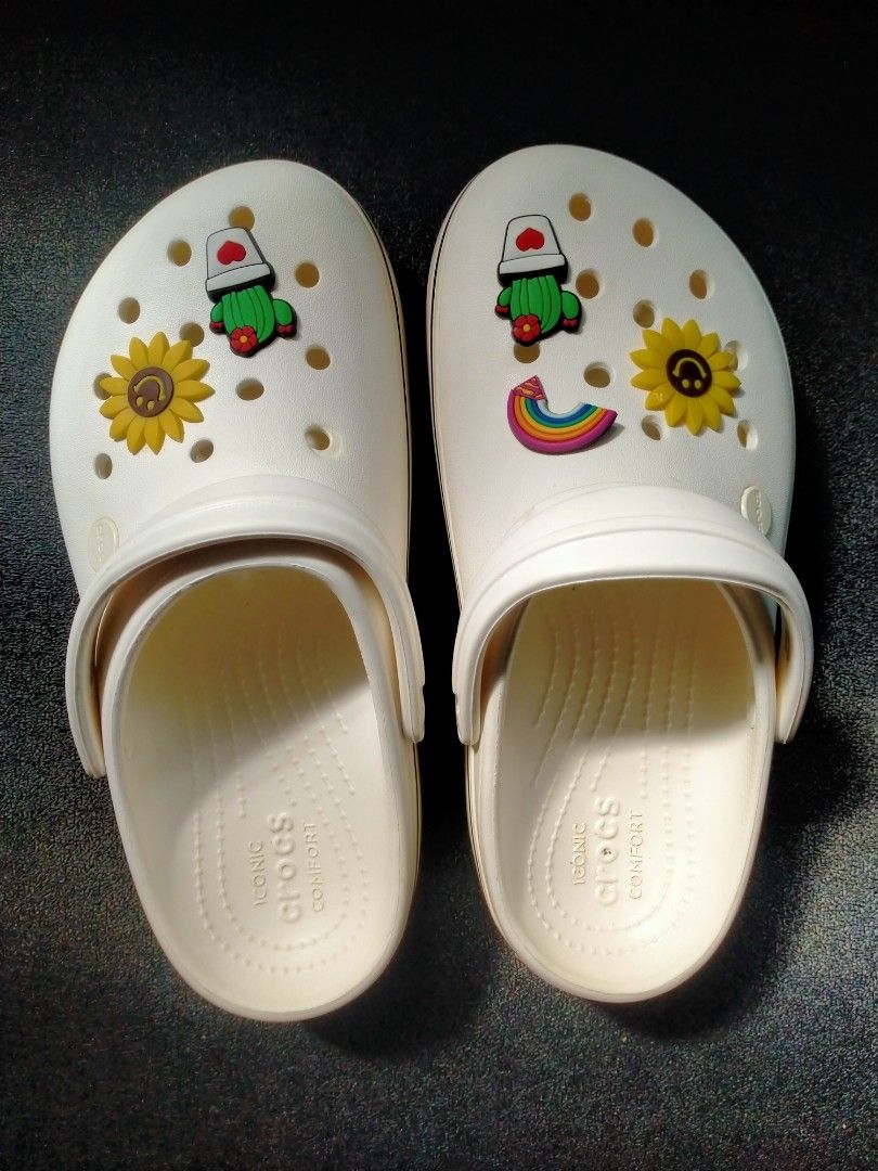 Crocs (Iconic crocs comfort) SIZE: W-7 J/M-5, Women's Fashion, Footwear ...