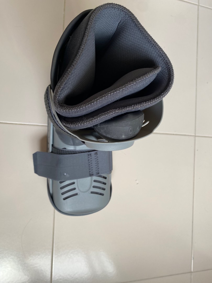 Foot cast boot, Men's Fashion, Footwear, Boots on Carousell
