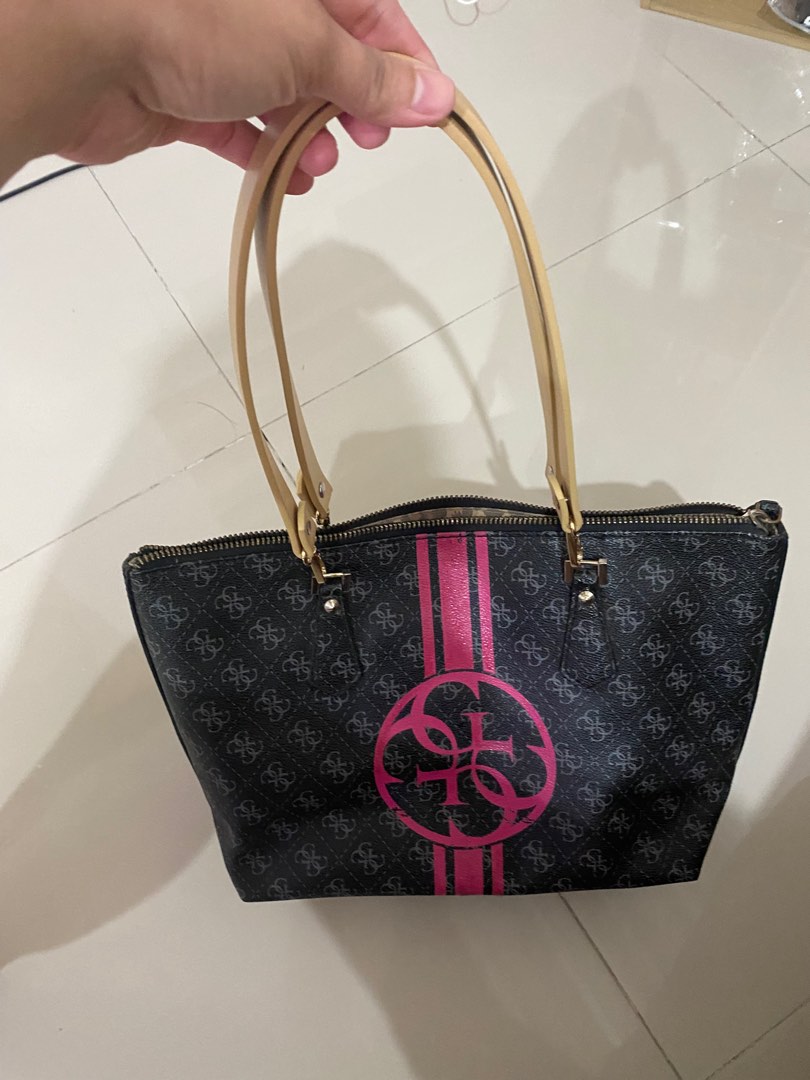 Free sf! Guess medium tote bag, Women's Fashion, Bags & Wallets ...