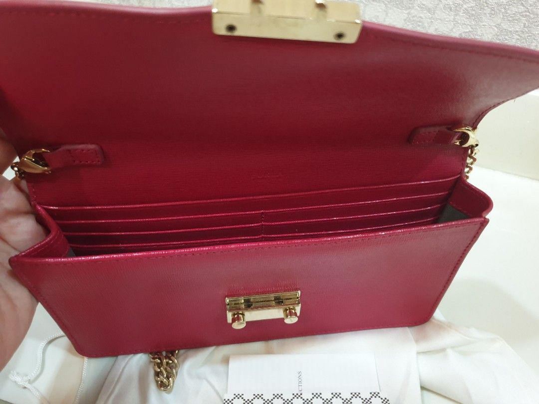 Furla wallet on chain, Women's Fashion, Bags & Wallets, Purses ...