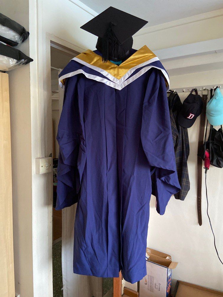 Graduation gown with hat, NTU school of engineering, Everything Else on ...