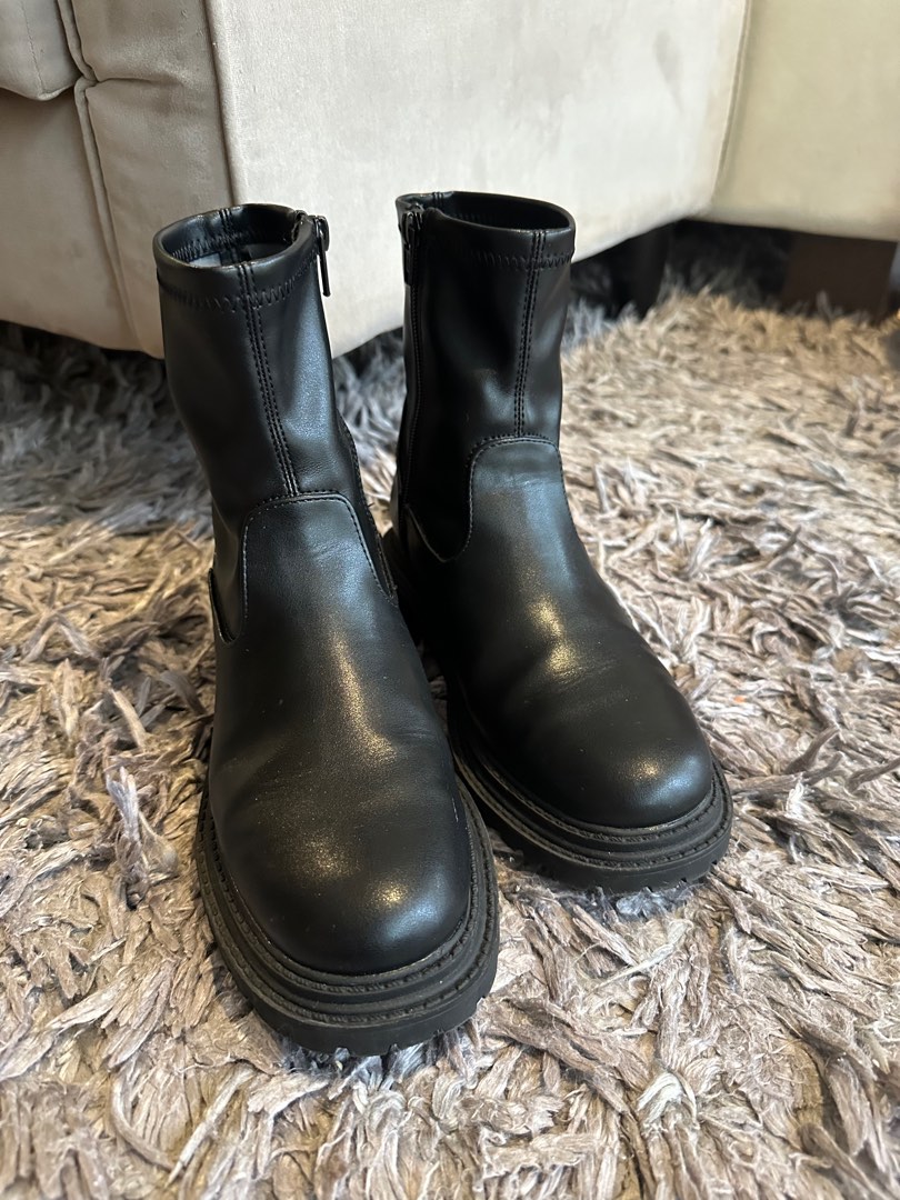 GU black chelsea boots fits US7-8, Women's Fashion, Footwear, Boots on ...