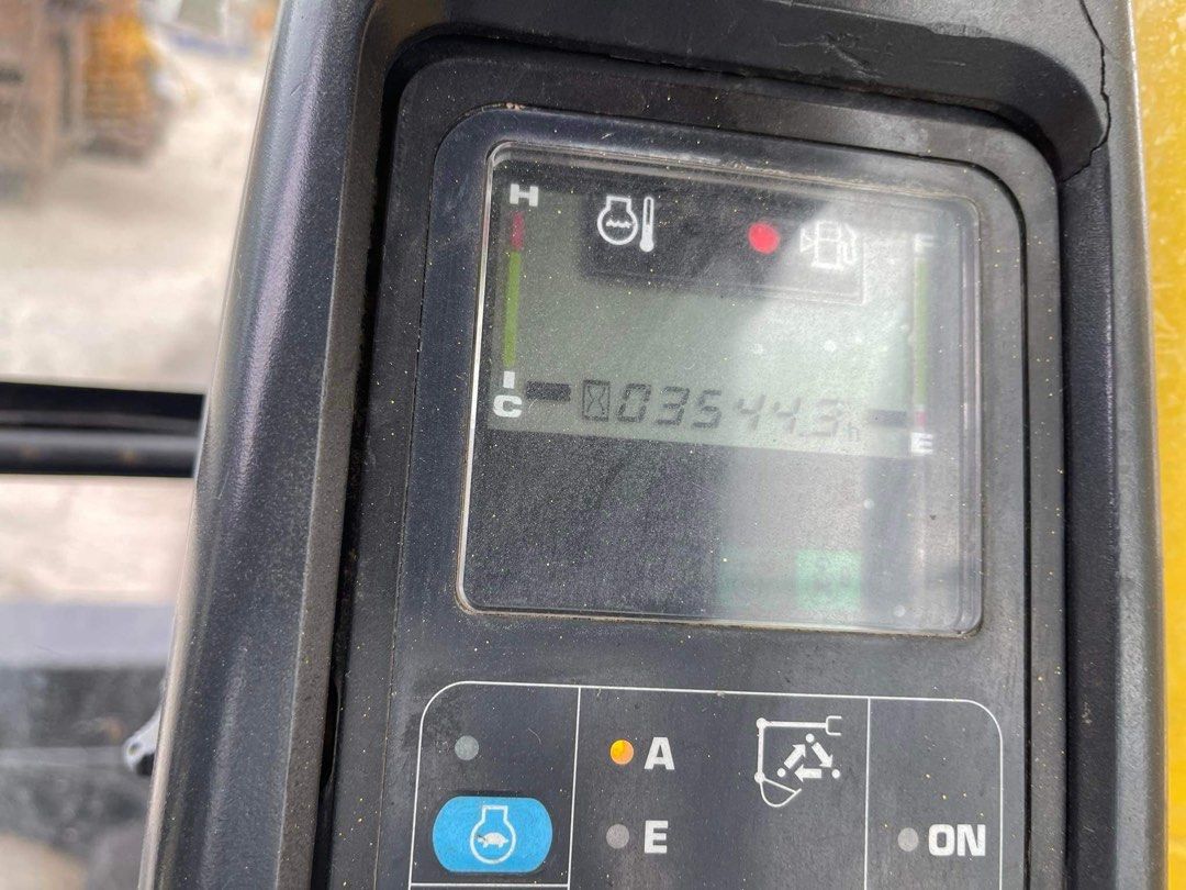 Komatsu PC128-2 With Dozer and Breakerline.5bm, Special Vehicles, Heavy ...