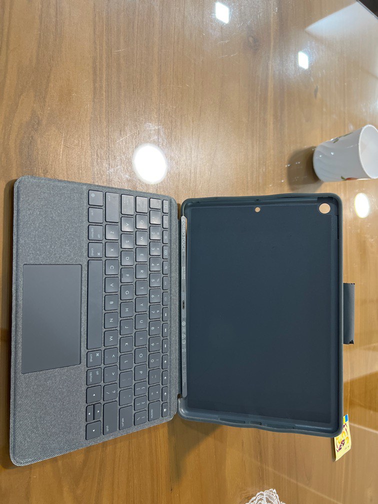 Logitech Combo Touch For Ipad Mobile Phones Gadgets Other Gadgets On Carousell