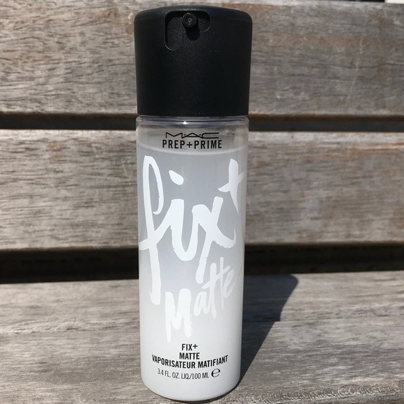 MAC FIXT Spray Matte, Beauty & Personal Care, Face, Makeup on Carousell