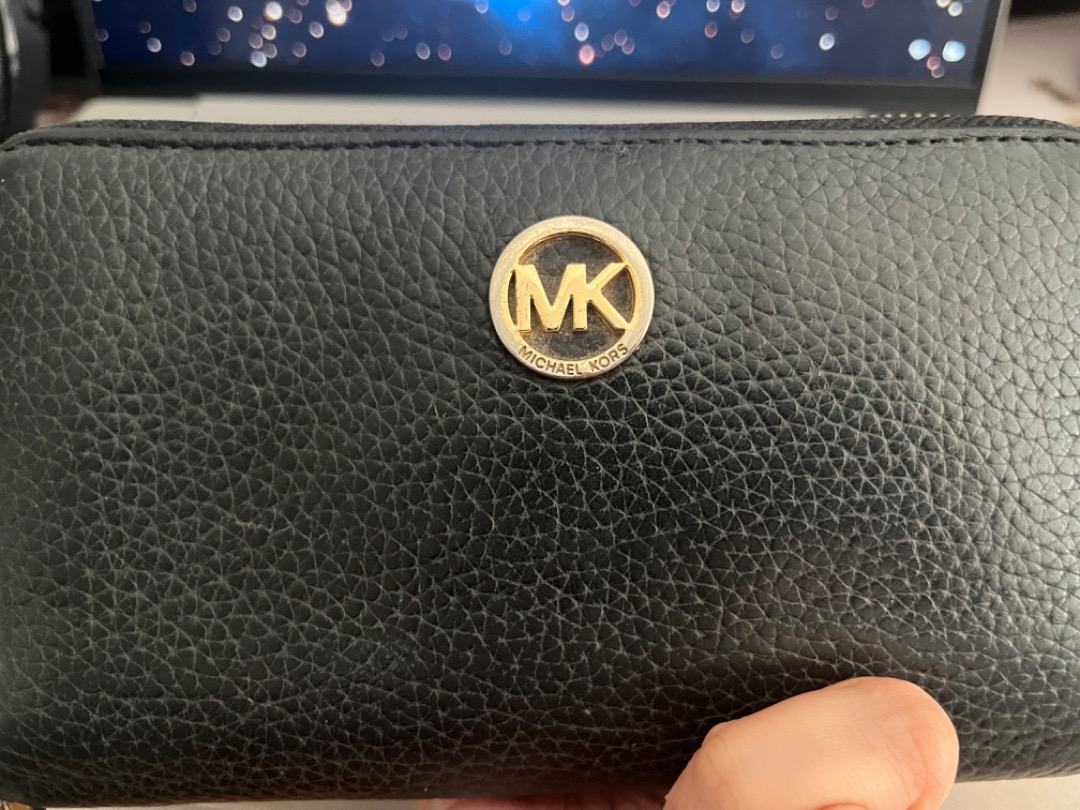 Original MK zip wallet with card compartments, Women's Fashion, Bags ...