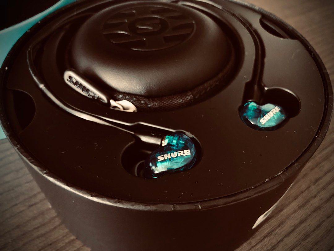 Shure Aonic 215 SE Blue Wired IEM with Mic, Audio, Earphones on Carousell