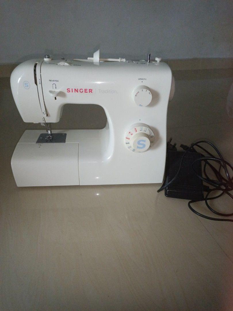 Singer sewing machine, TV & Home Appliances, Other Home Appliances on ...