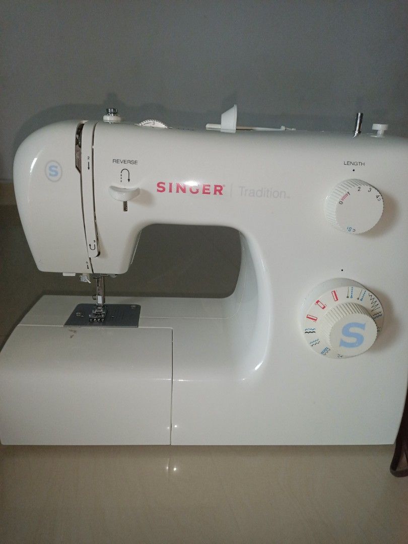 Singer sewing machine, TV & Home Appliances, Other Home Appliances on ...
