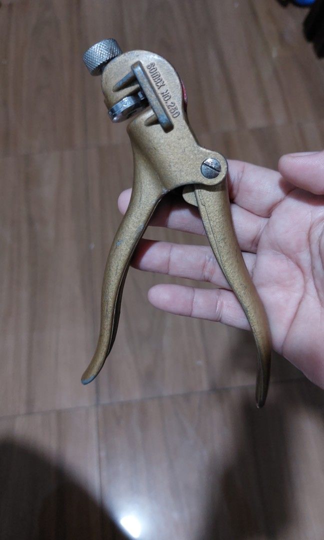 Somax No.250 Saw setting pliers, Furniture & Home Living, Home ...