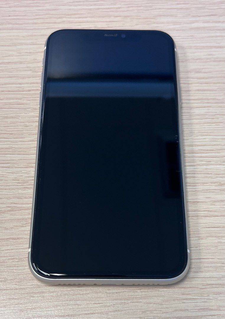 Spoilt iPhone 11 64 GB, Mobile Phones & Gadgets, Mobile Phones, iPhone ...