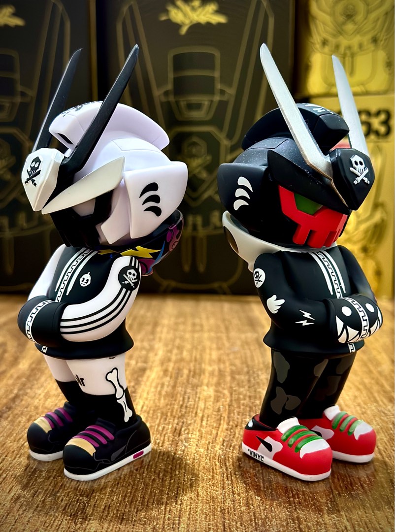 TEQ63 TITAN and TEQ63 DEADBOTS, Hobbies & Toys, Toys & Games on Carousell