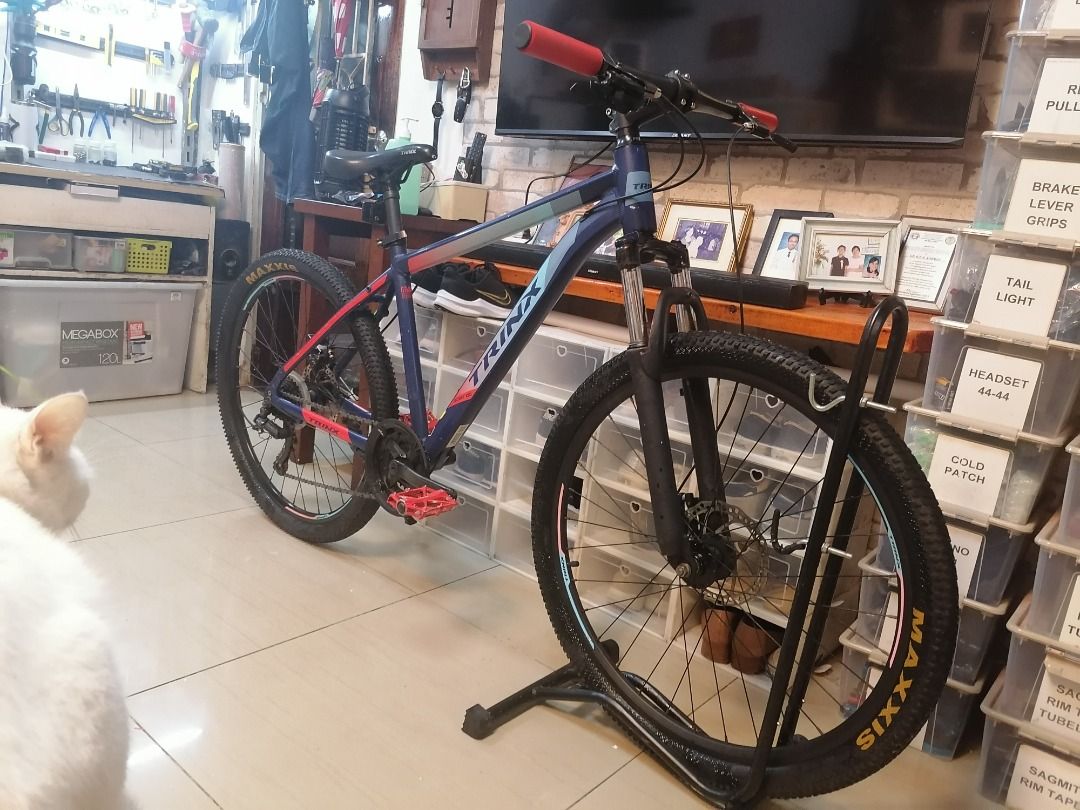 Trinx Majest 100 (Blue/Red) MTB Mountain Bike, Sports Equipment ...