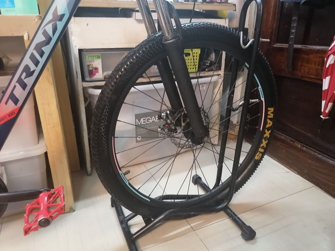 Trinx Majest 100 (Blue/Red) MTB Mountain Bike, Sports Equipment ...