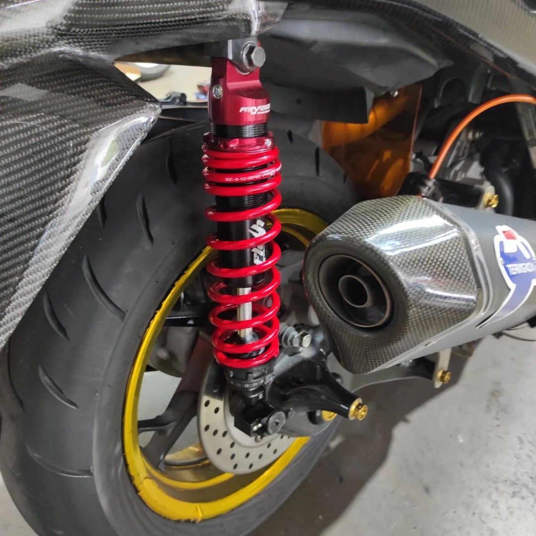 XMAX PROFENDER FLASH SERIES LOWERED RED, Motorcycles, Motorcycle ...