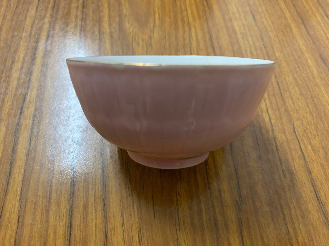 40 collectible pink bowls (9 cm diameter) for the Chinese New Year ...