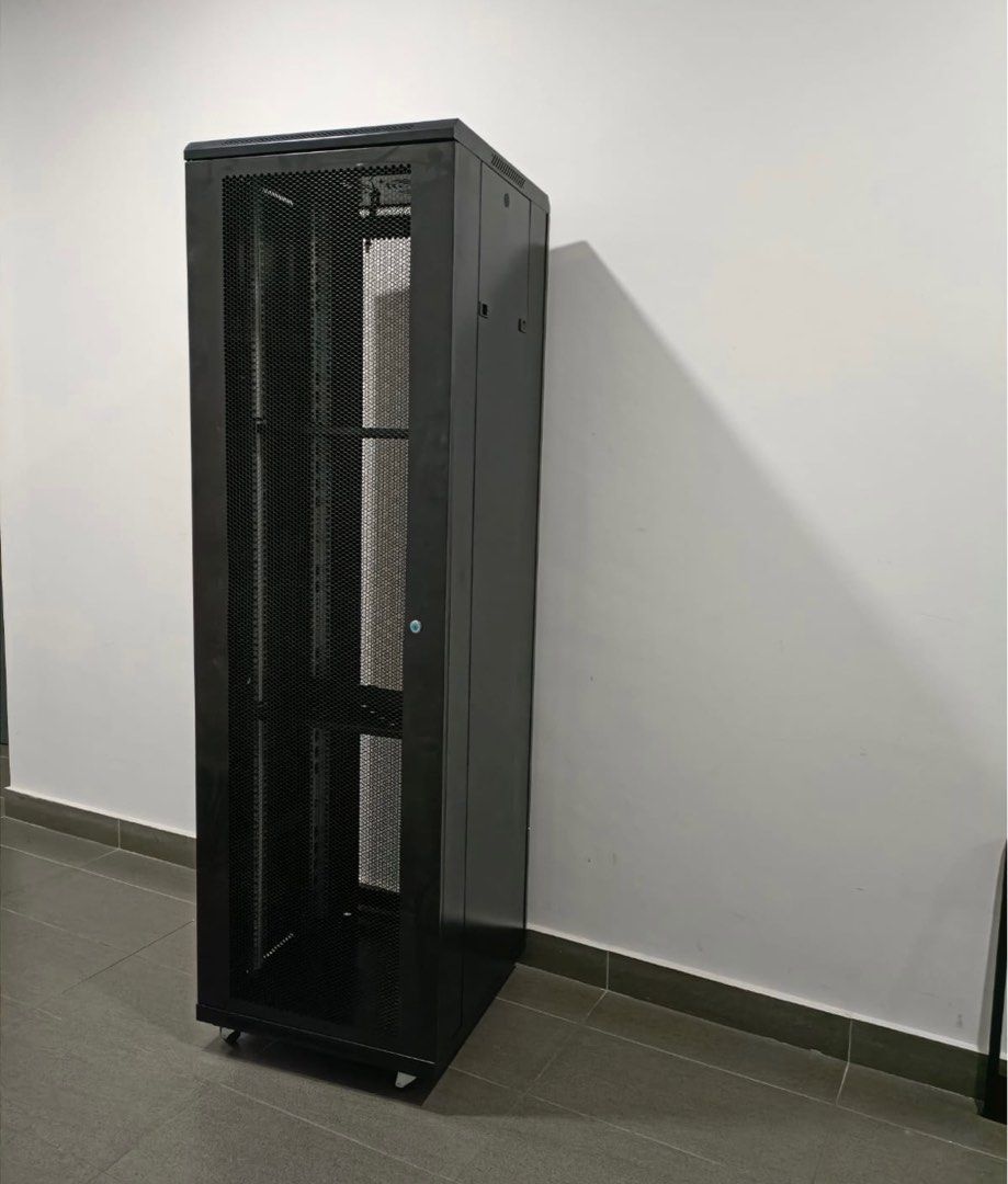 Assembled 42U rack for CCTV recorder/ data storage/network server cart ...