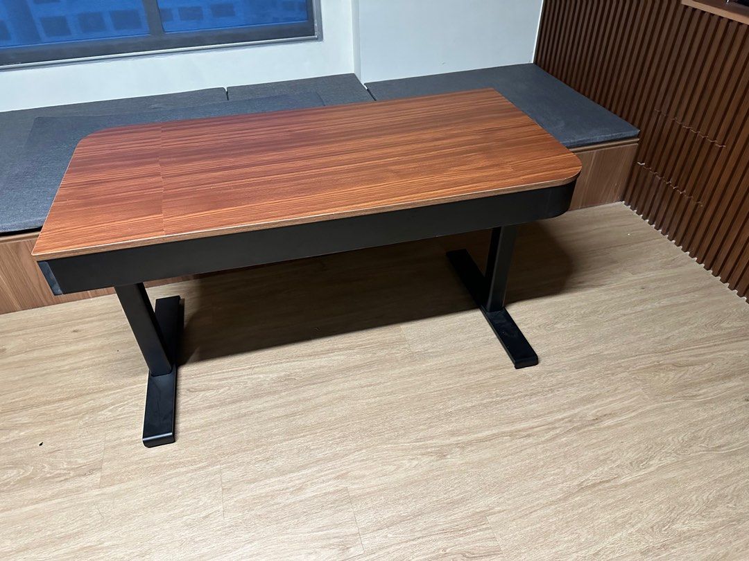 Quick deal $480 (Barely 3mth old) Omnidesk Caturra Adjustable coffee ...