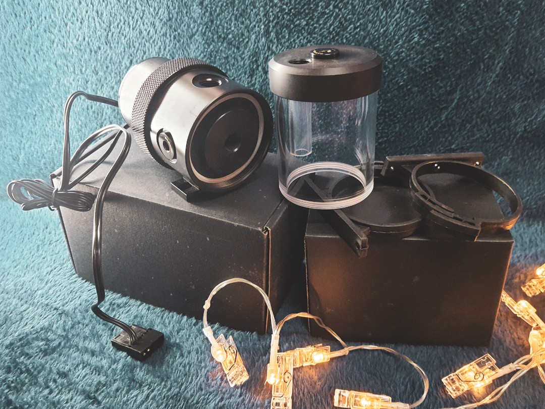 Barrow D5 Pump and 90mm Reservoir Combo + 2pcs Lock Seal, Computers ...