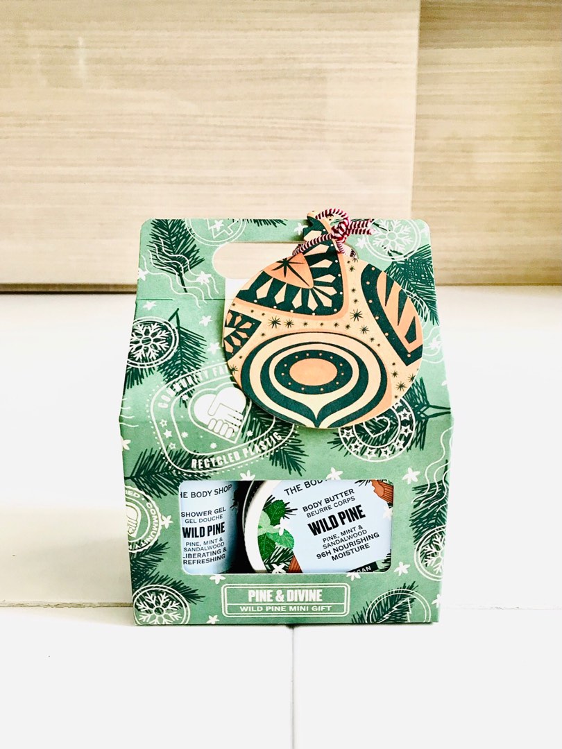 Body Shop Wine Pine Mini Gift Set, Beauty & Personal Care, Bath & Body ...