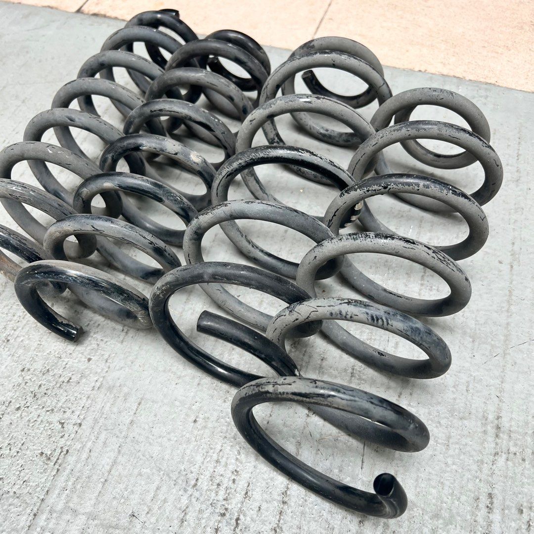 C Class W205 Springs, Car Accessories, Accessories on Carousell