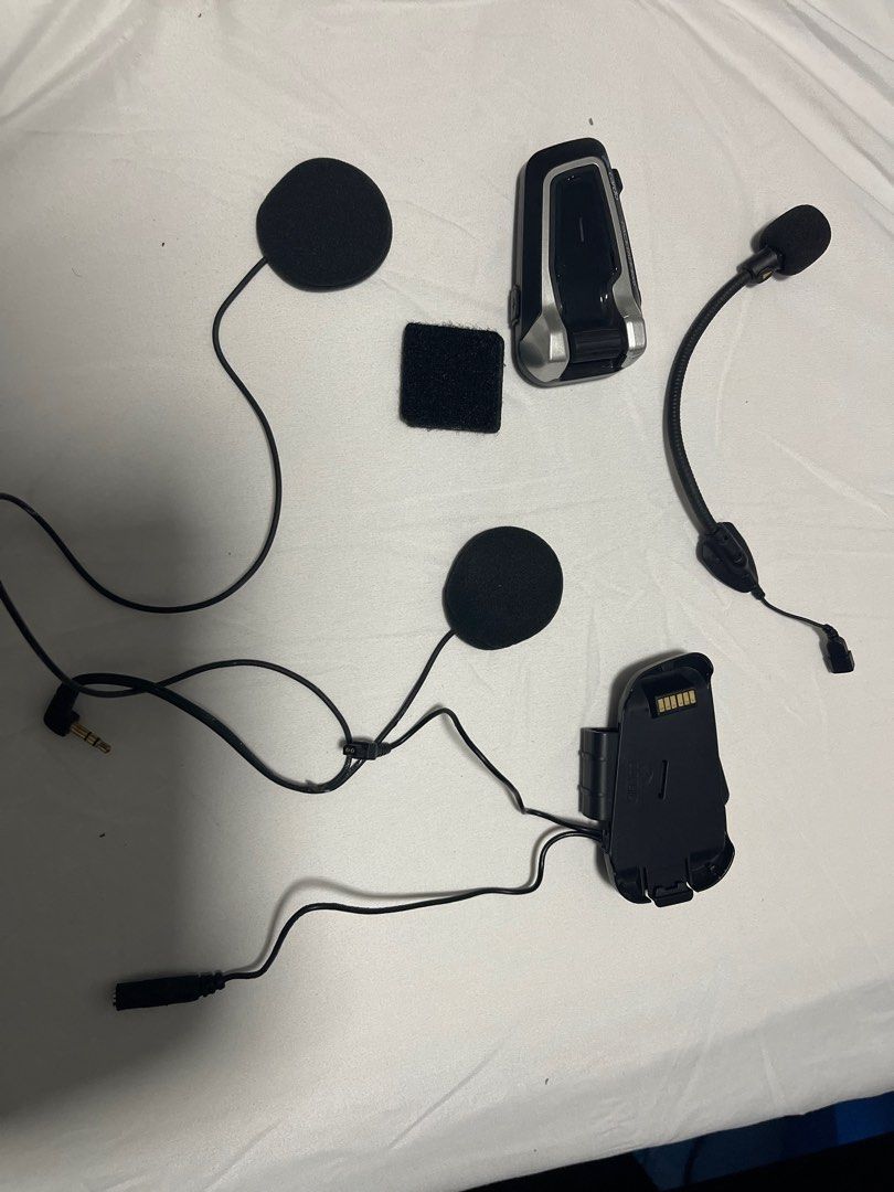 Cardo packtalk bold, Motorcycles, Motorcycle Accessories on Carousell