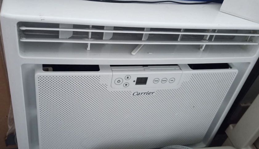 Carrier Aura Window Type Non-inverter 1HP, TV & Home Appliances, Air ...