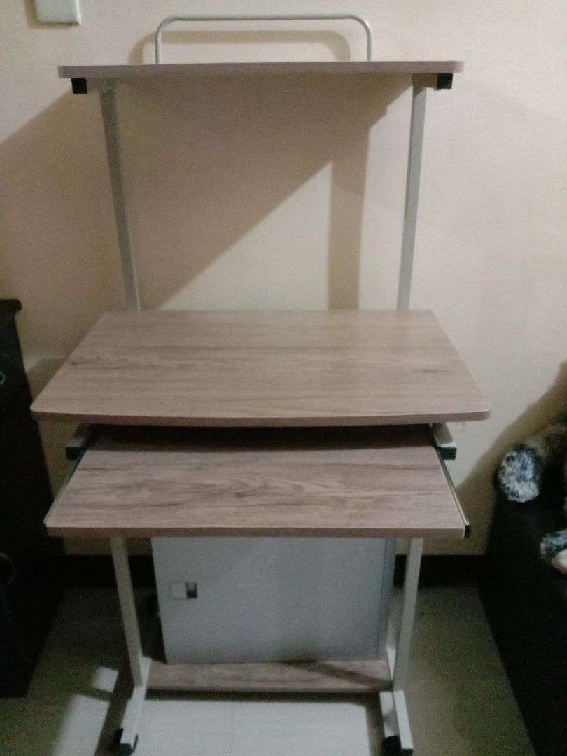 Computer table, Furniture & Home Living, Furniture, Shelves, Cabinets ...