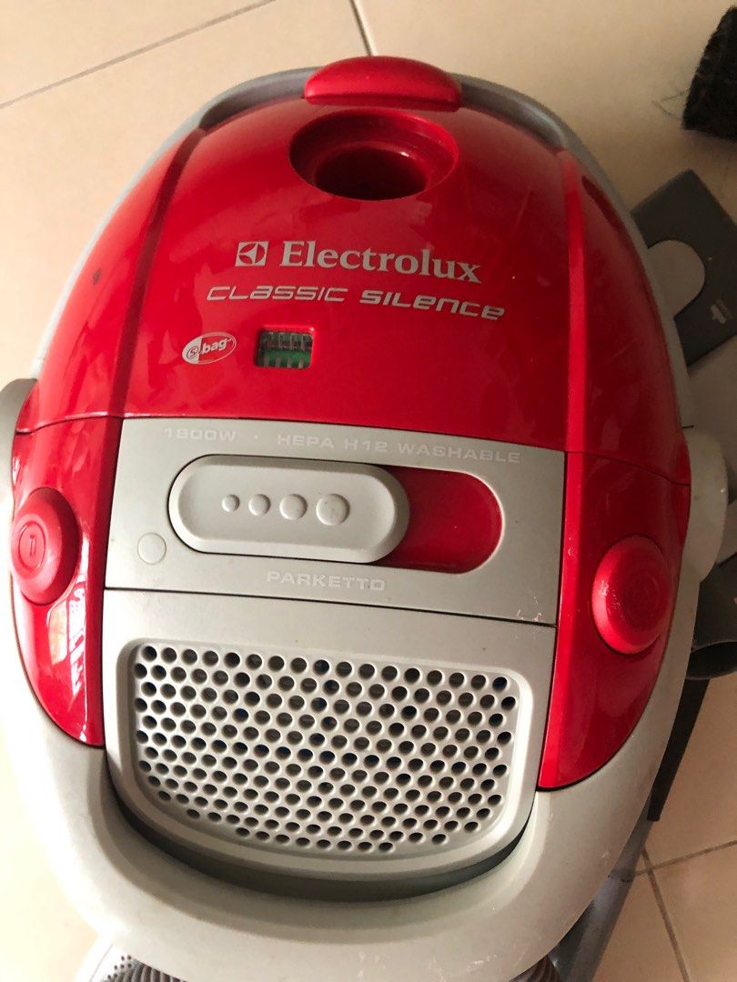 Electrolux vacuum cleaner, TV & Home Appliances, Vacuum Cleaner ...