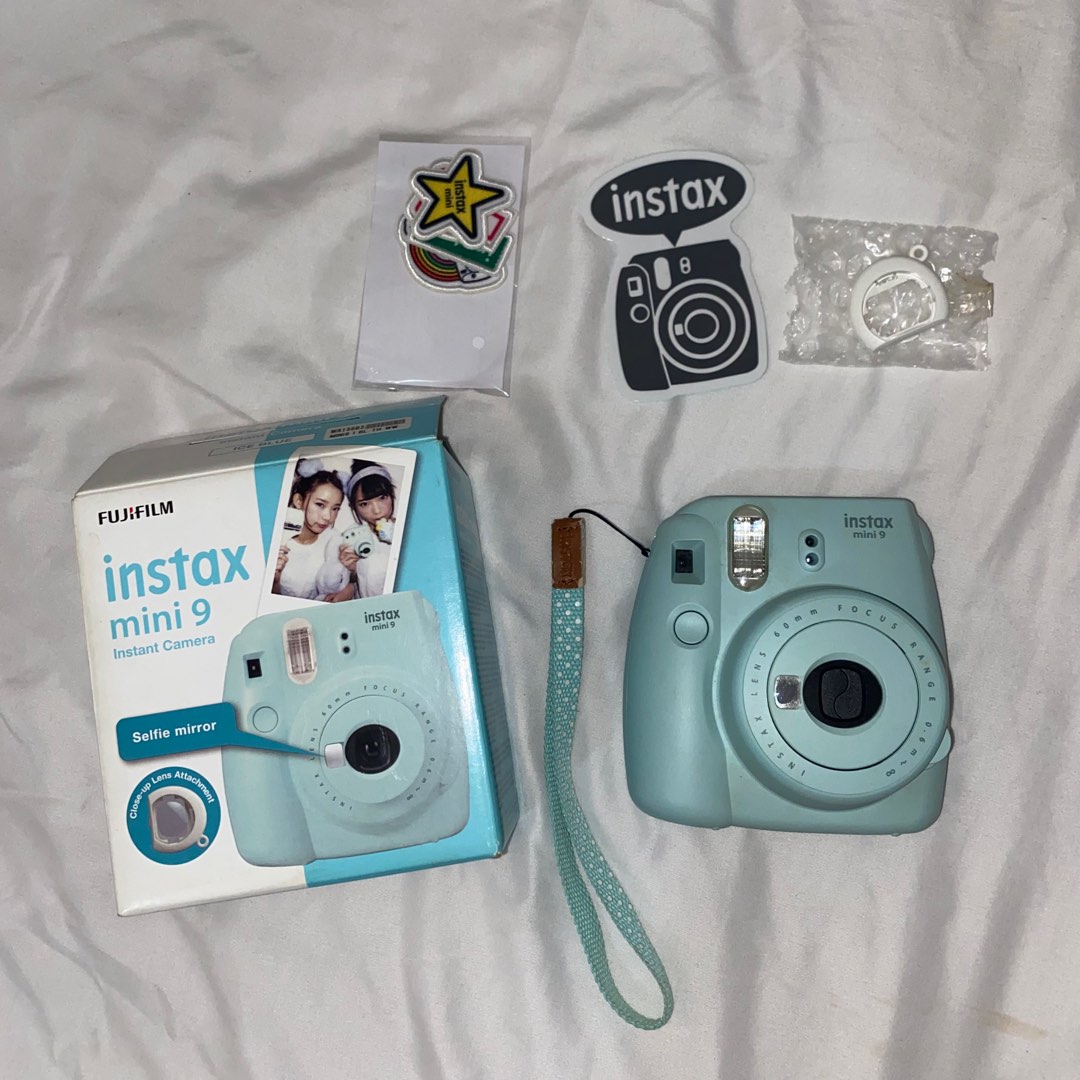 Fujifilm Instax Mini 9 in Ice Blue with Close-up Lens Attachment, Photography, Cameras on Carousell