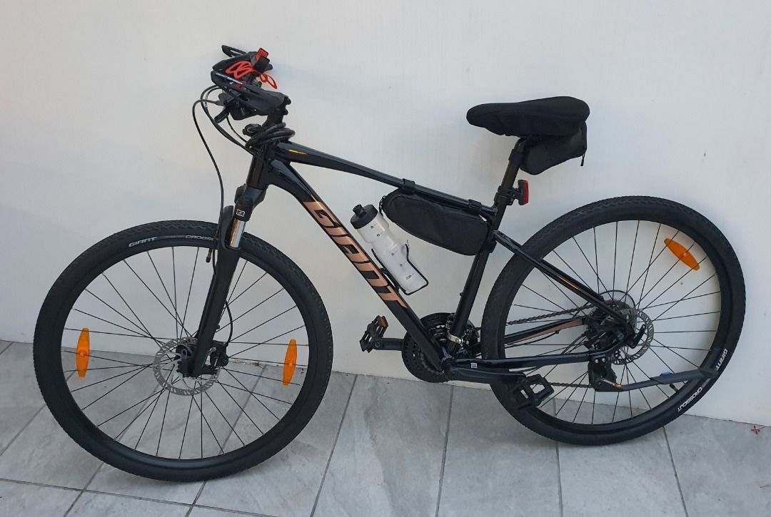 GIANT ROAM 4 DISC (2022) - Size M, Sports Equipment, Bicycles & Parts ...