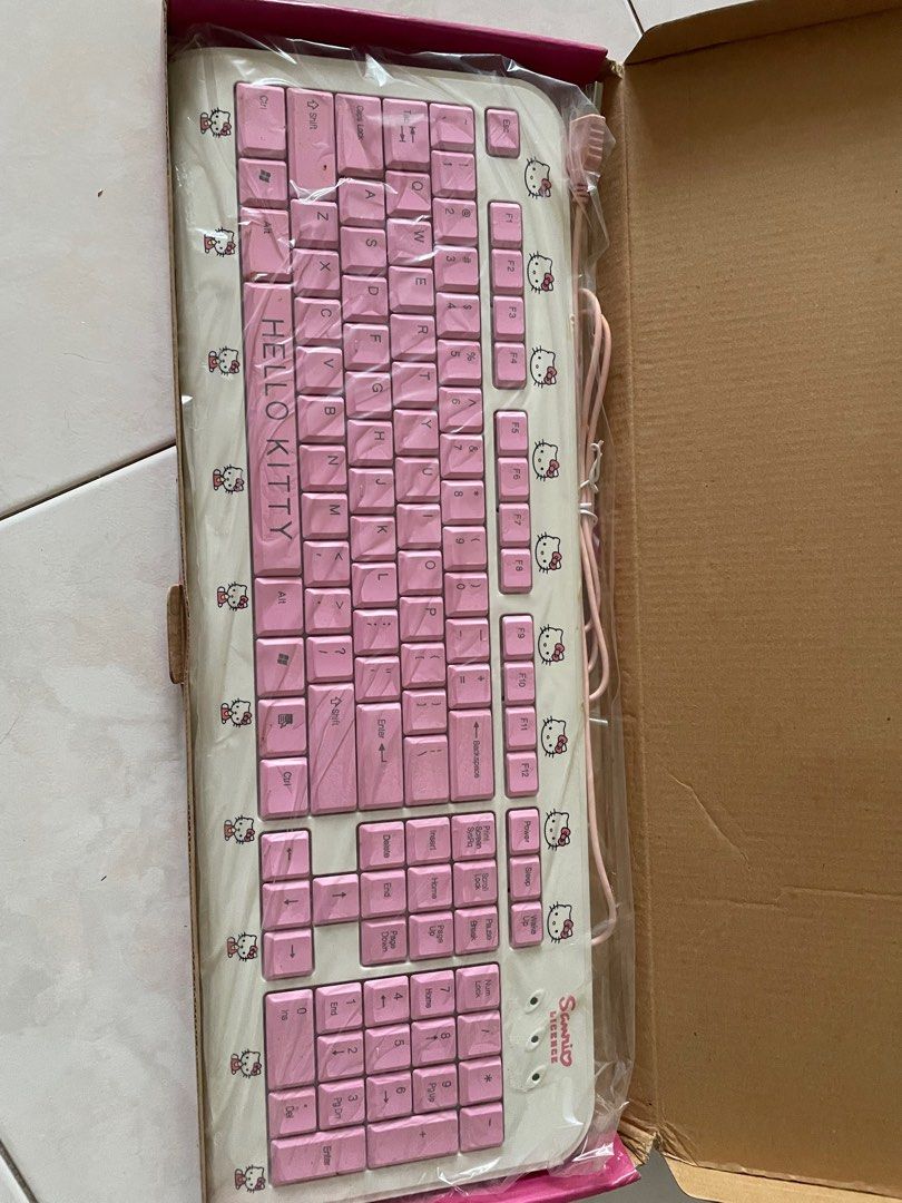 Hello Kitty Keyboard Computers And Tech Parts And Accessories Computer Keyboard On Carousell