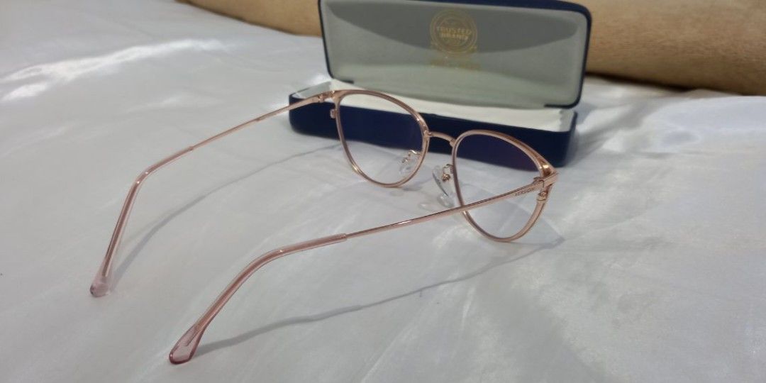 Ideal Vision Graded Eyeglasses (-1.00), Men's Fashion, Watches ...